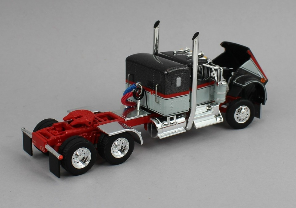 DCP 1:64 *GRAY & RED* Kenworth W900A 36" Flattop w/CHROME Wilson GRAIN ...
