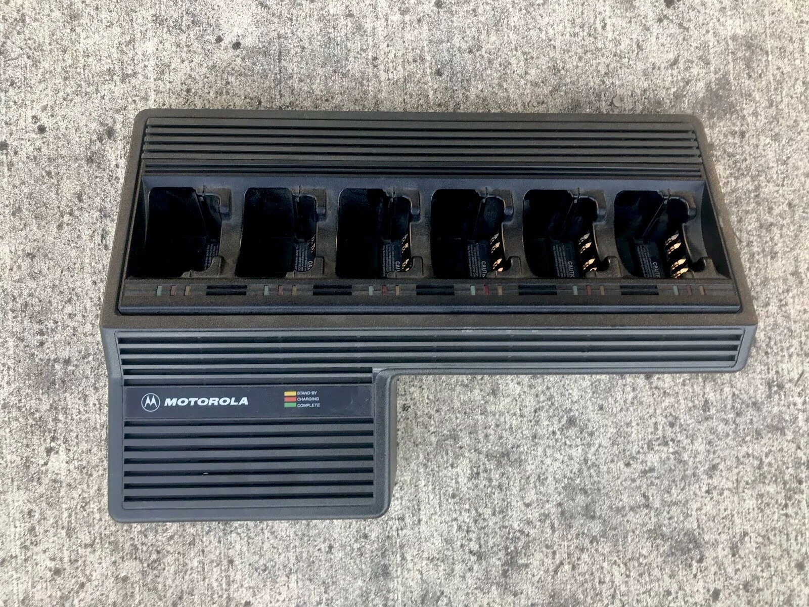 Motorola NTN1177D 6 Bank Gang Charger for Motorola JEDI Radios HT1000 ...