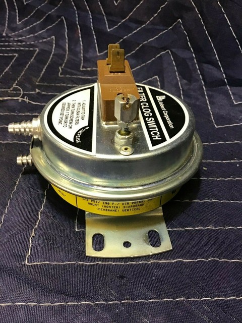 Liebert Filter Clog Switch 15 Amp to 277 VAC Model AP4467 for sale ...