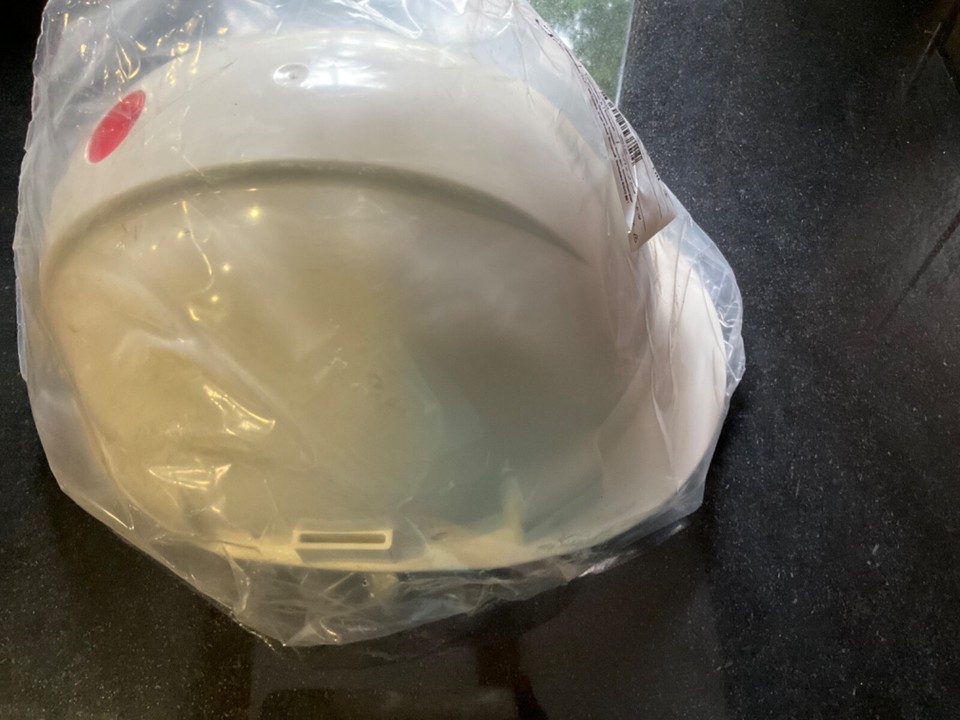 3M Peltor Hard Hat Ratchet G3001NUV-VI safety helmet White unvented ...