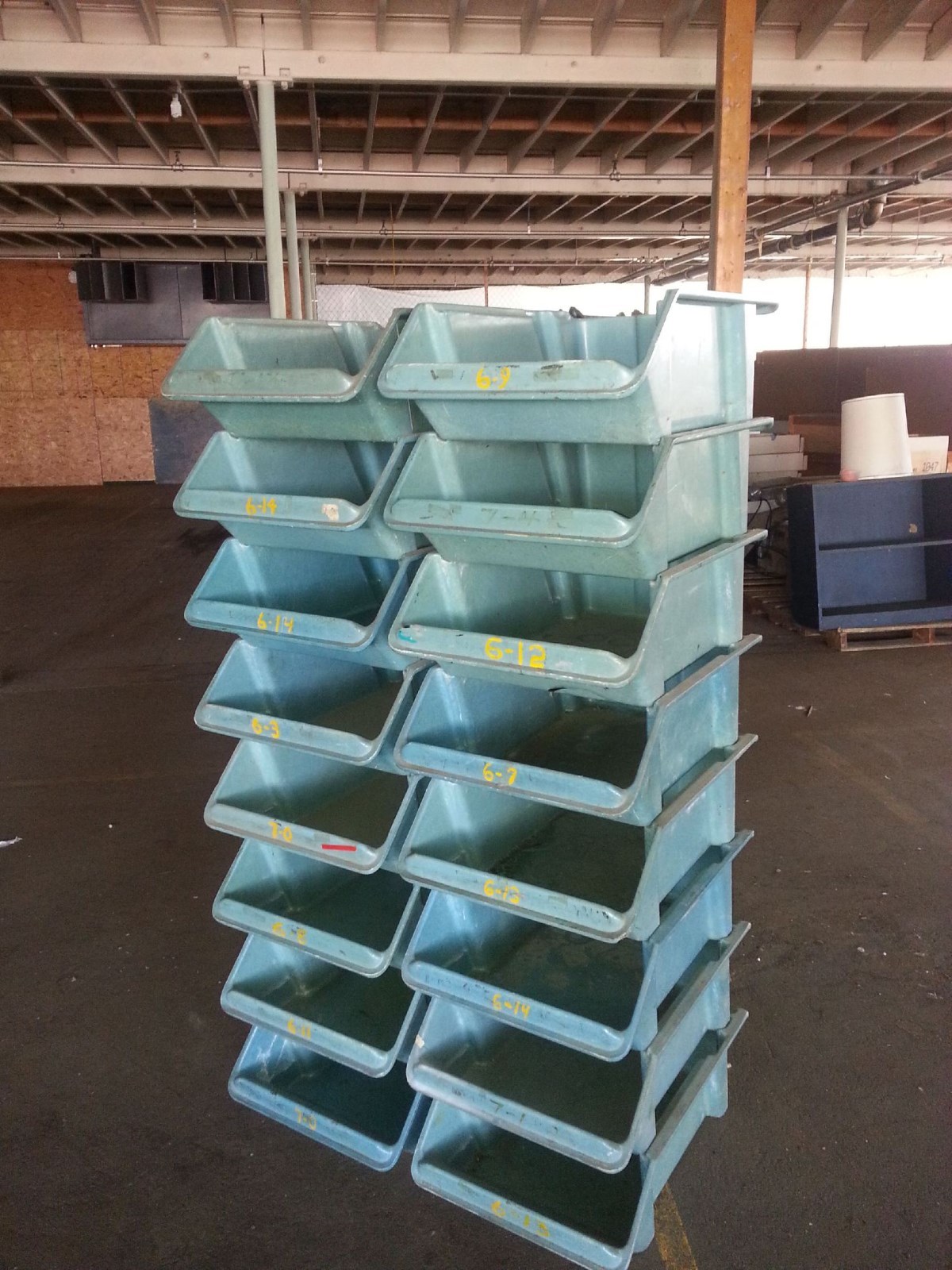 8 Piece Set of Durable Fiberglass LEWISBins Stacking & Nesting Storage ...