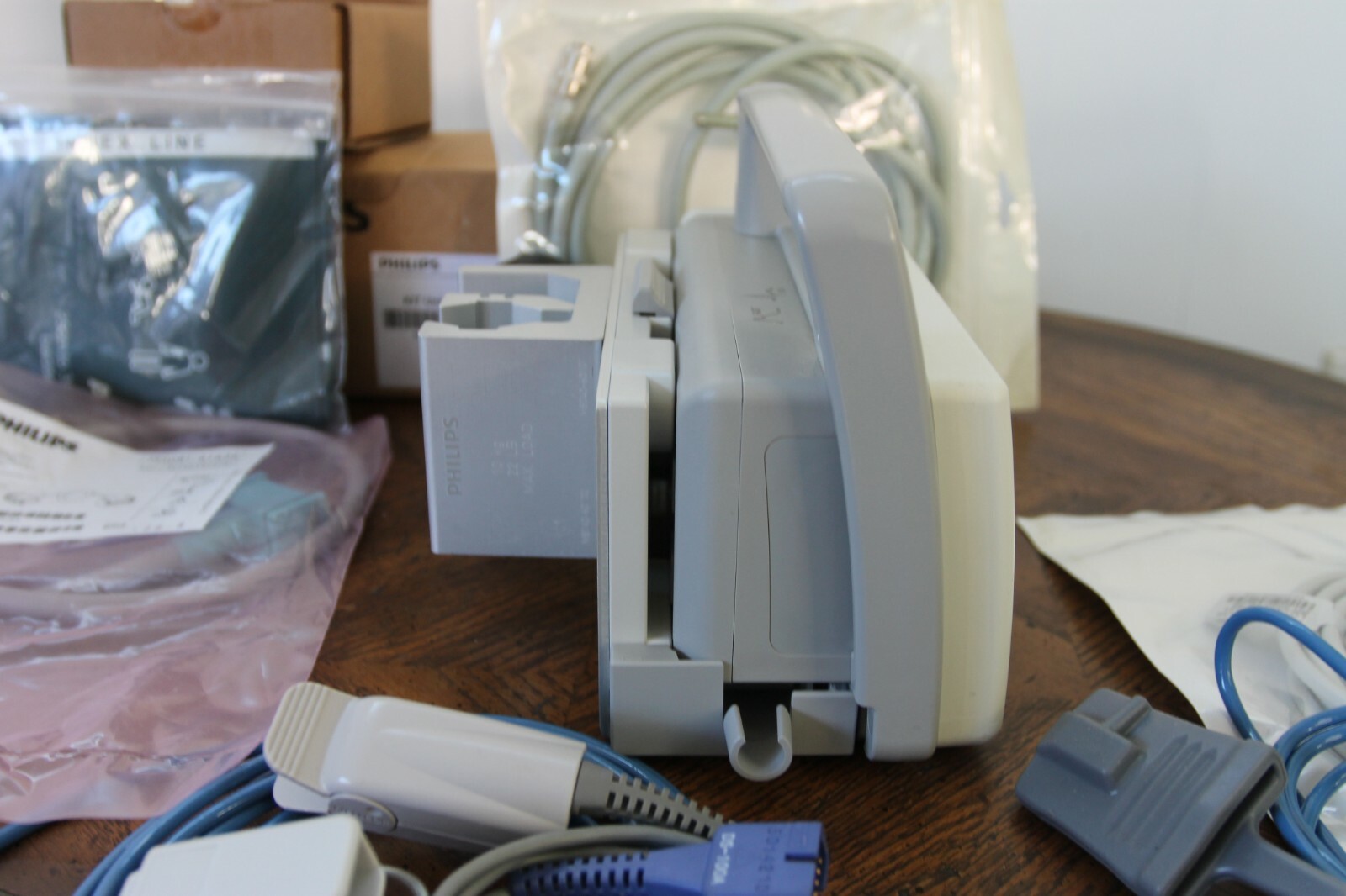 Philips IntelliVue X2/MP2 M3002A & M8023A new charger Kit Clamp all ...