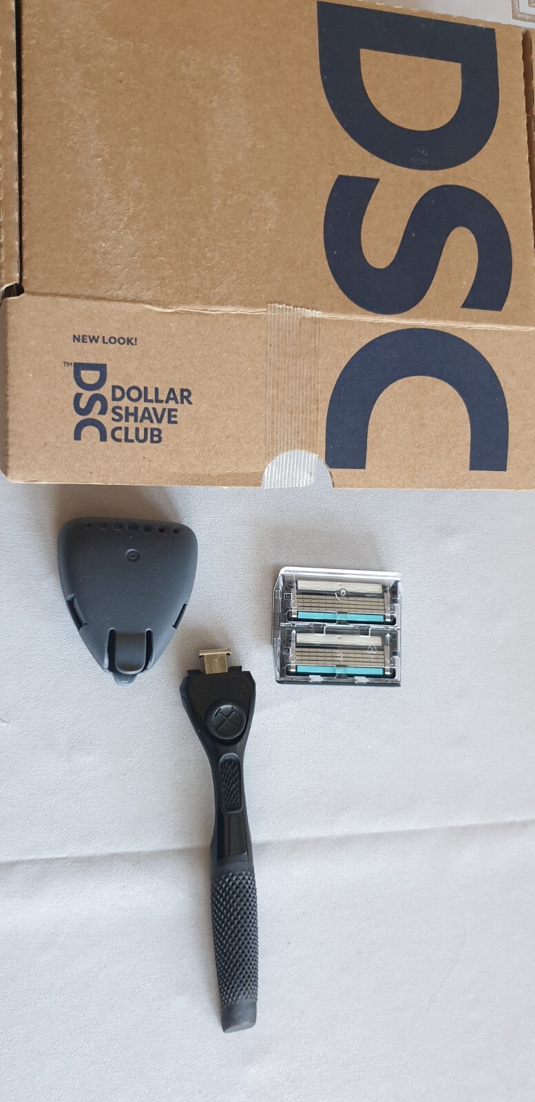 Dollar Shave Club Razor Men's Rubber Grip with 2x Refill Cartridges ...