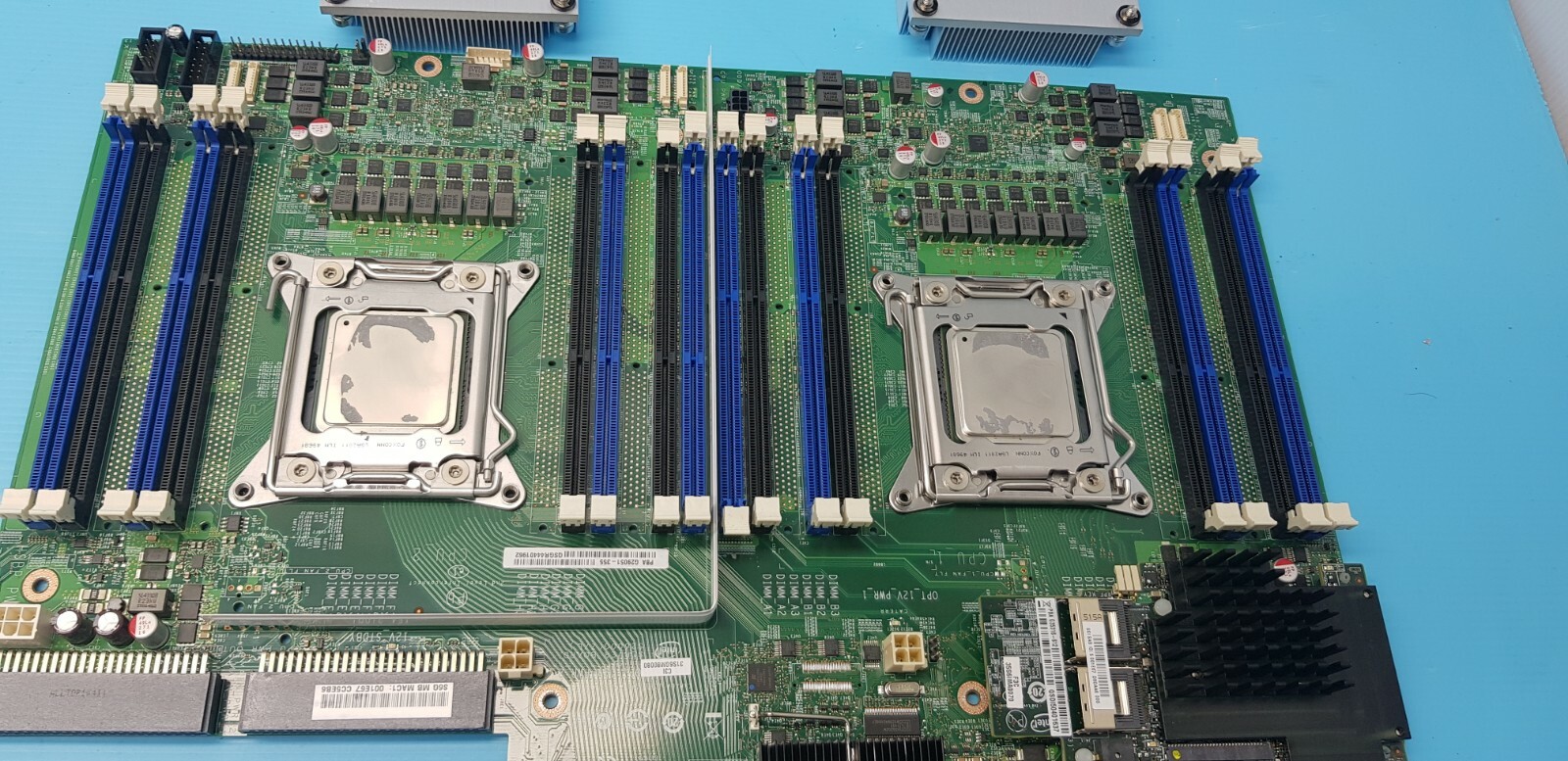 Intel G29051-355 S2600GZ/L Dual LGA2011 Motherboard w/ 2x Intel xeon E5 ...