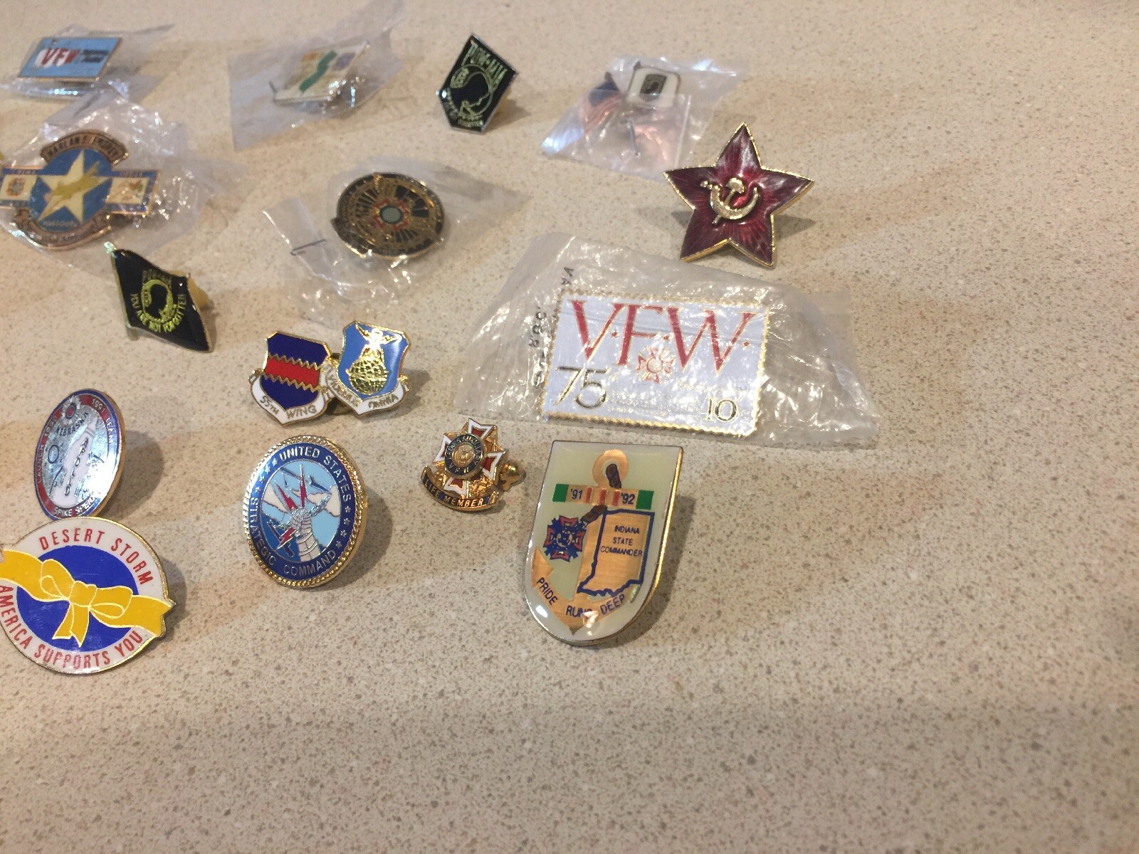 Lot of 28 Different VINTAGE HAT PINS VFW, Strategic Command, Military ...