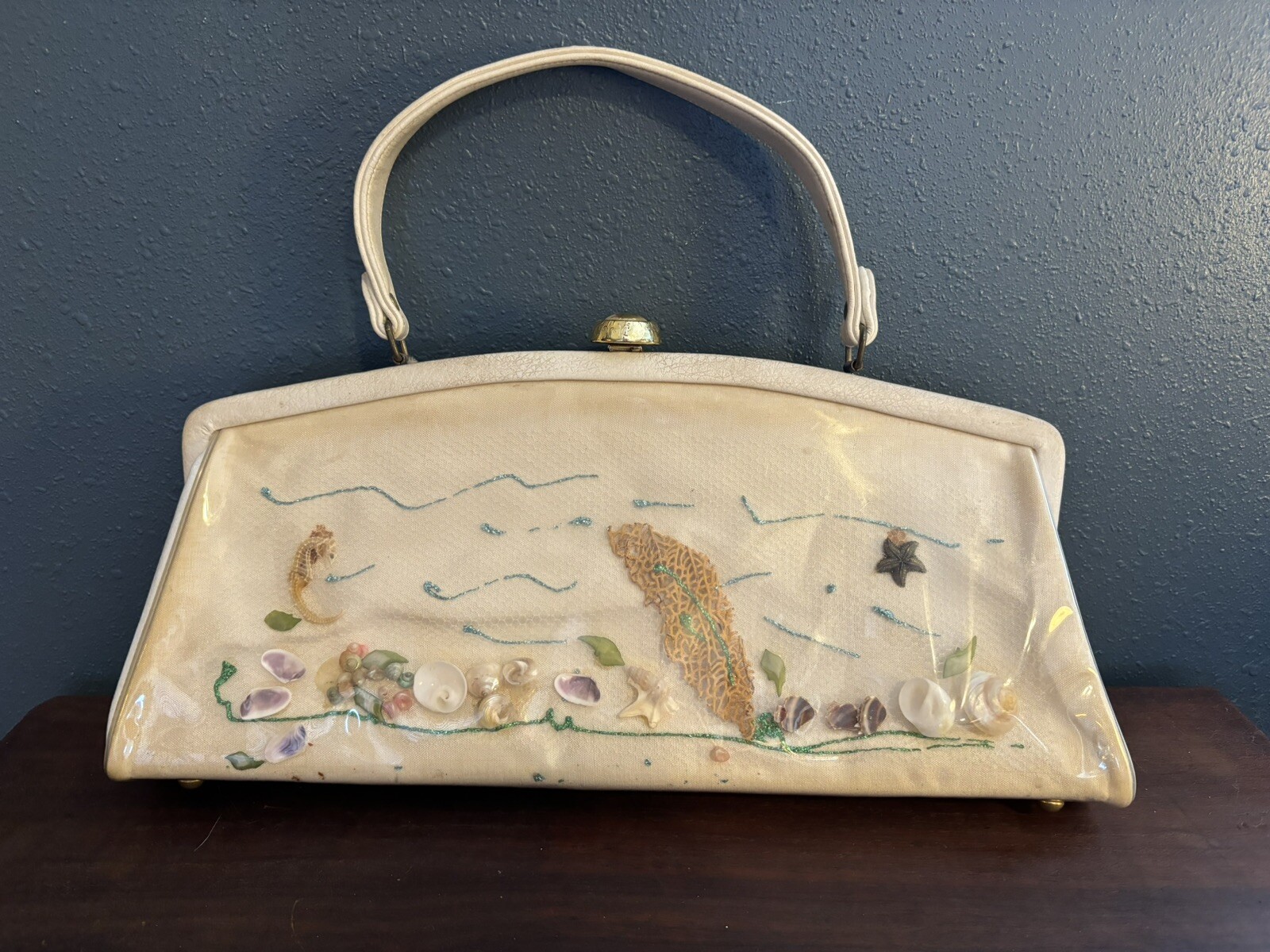 Vintage Atlas Style Sea Shell Handbag Purse Lucite Ha… - Gem