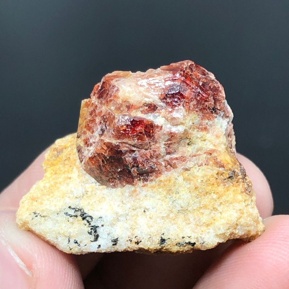 18 Gm Red Zircon | natural zircon, zircon specimen , mica , zircon ...