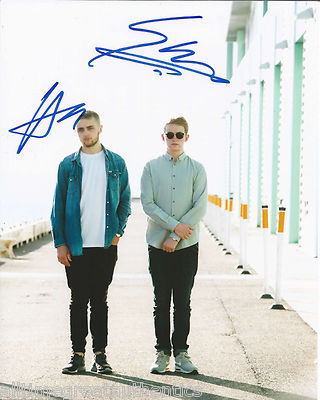 DISCLOSURE (GUY & HOWARD LAWRENCE) SIGNED AUTHENTIC 8X10 PHOTO D COA ...