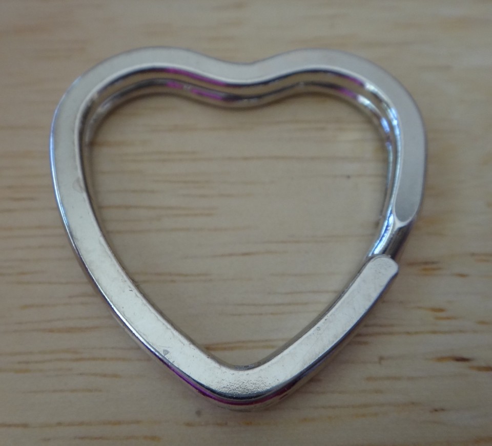 10 Silver base metal Heart shaped Split 30x31mm Keyring Key Rings make ...