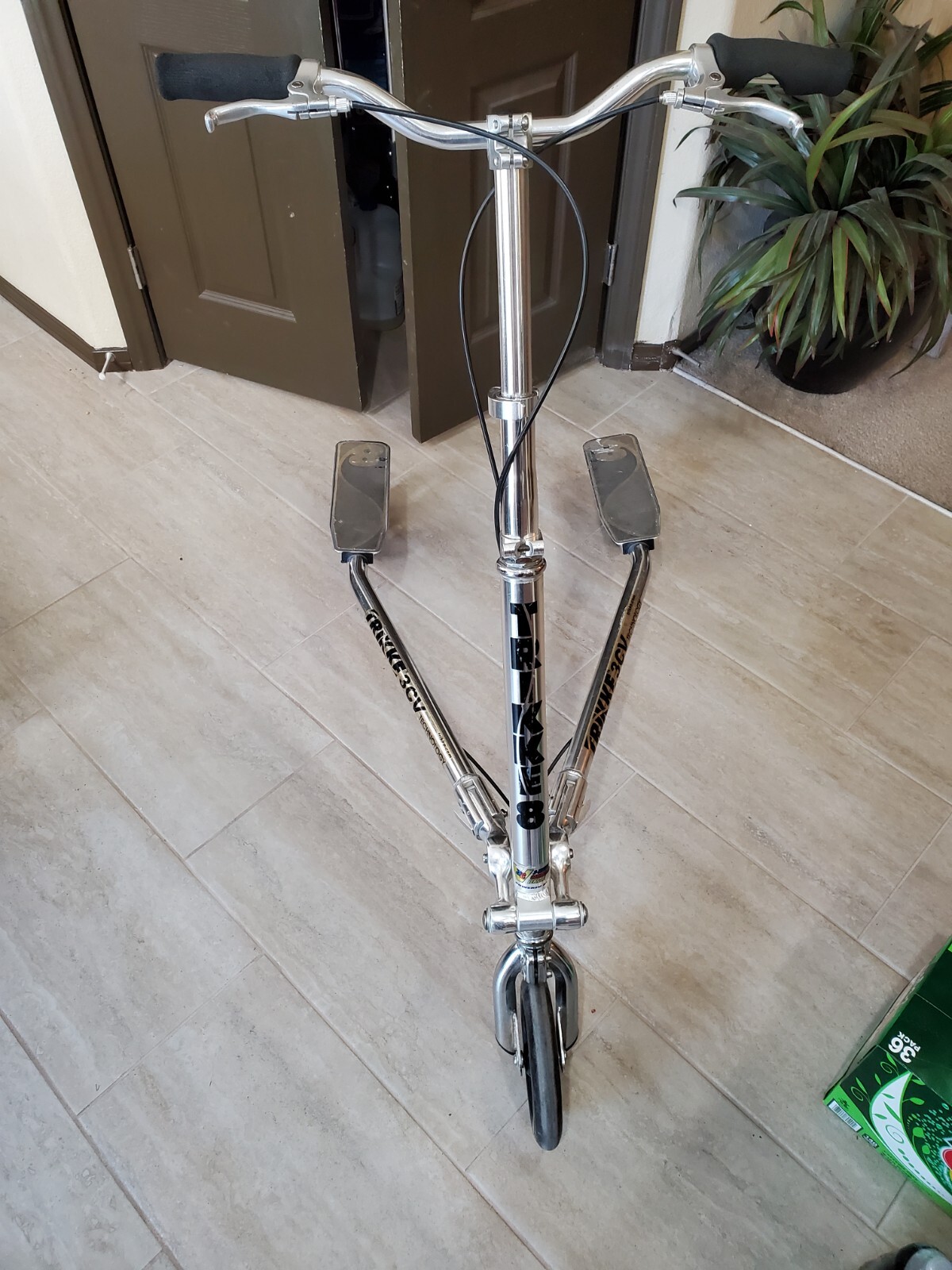 TRIKKE T8 3CV 3 WHEEL ADULT WHEEL CARVING SCOOTER FOLDABLE (Free Local ...