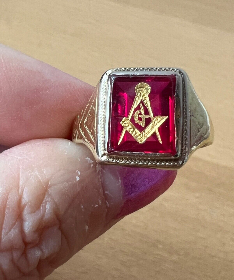 10K YELLOW GOLD VINTAGE ESTATE SYNTHETIC RUBY RED MASONIC RING MENS ...