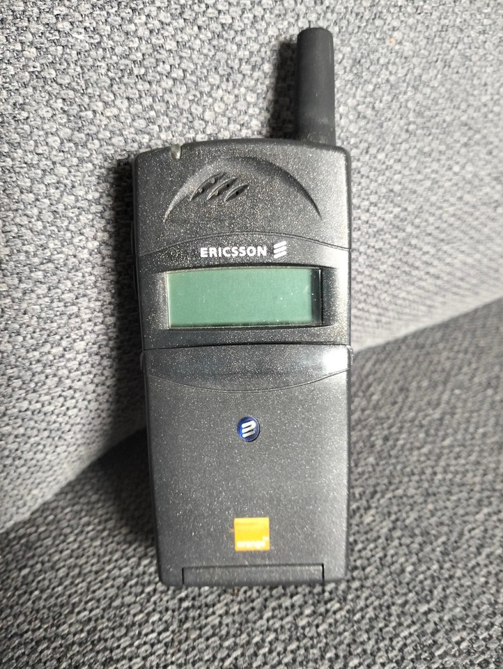 Rare Ericsson T18s Retro Flip Mobile Phone/Old/Vintage/Cellphones ...