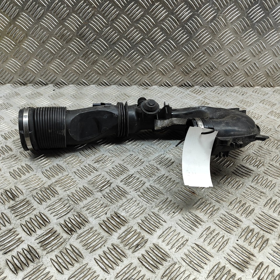 MERCEDES-BENZ CLA Coupe C117 Luftzufuhrschlauch A2700901029 1.6 P 90KW ...