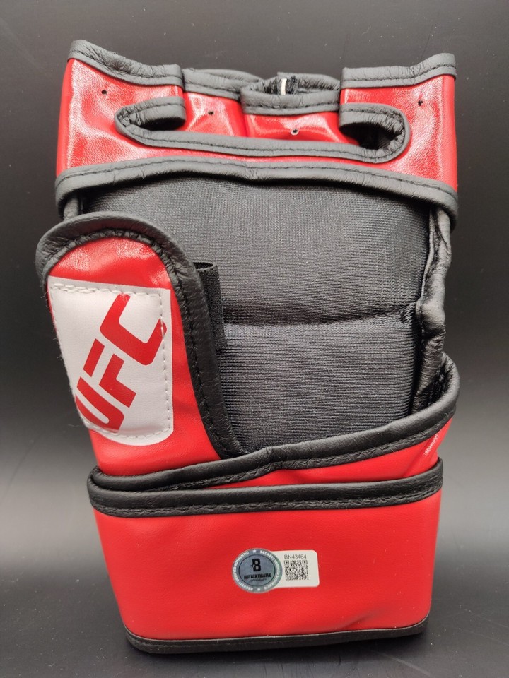 Don Frye The Predator SIGNED UFC Fighter Glove Beckett BAS COA ...