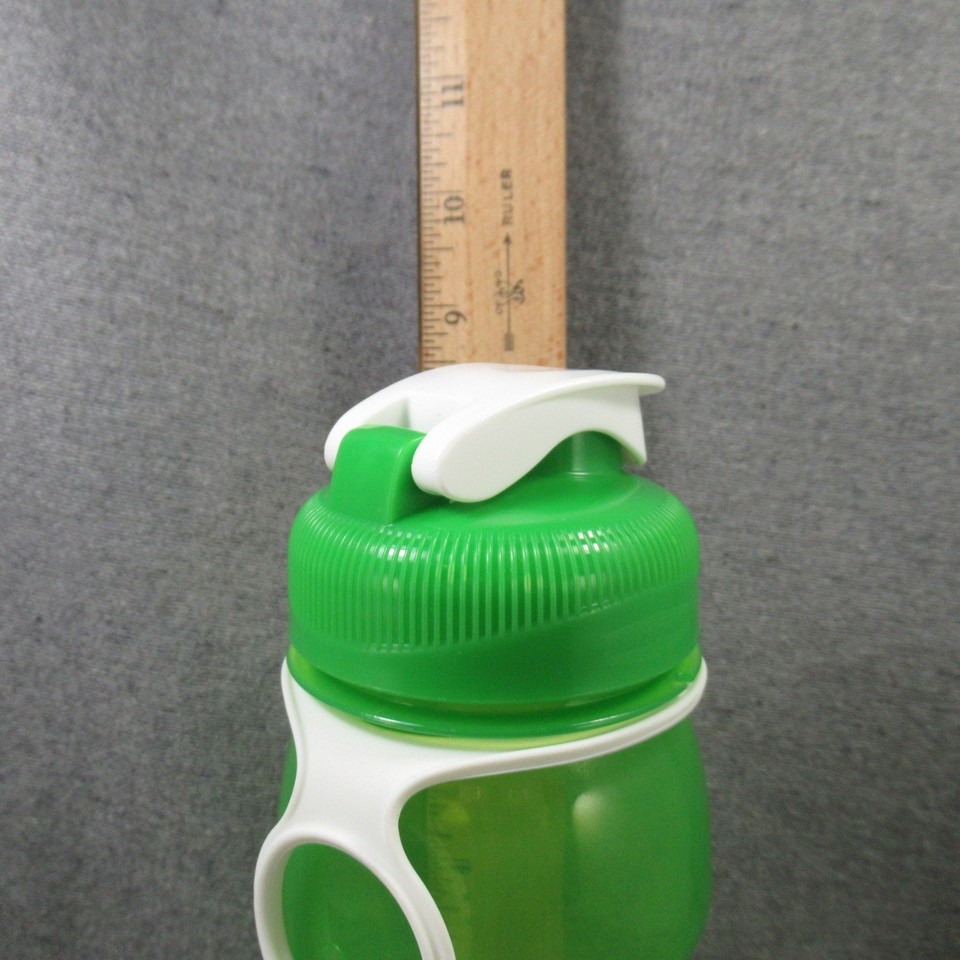 Rubbermaid 20 oz Plastic Water Bottle 7M22 Chug Flip Top Lid Green ...