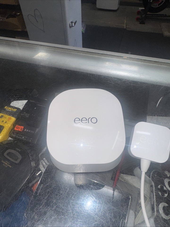 Eero 6 Mesh WiFi Extender model Q010001 w/power Cord ~ Great Condition ...