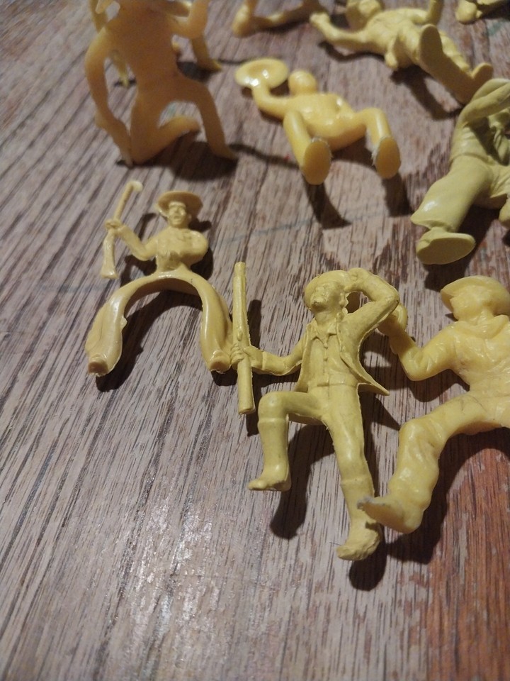 Marx Roy Rogers Play Set Western Ranch Town Yellow Cowboys & Cowgirl w ...