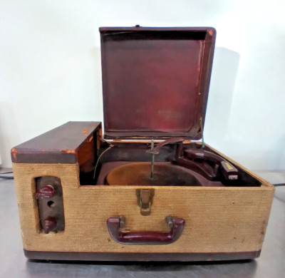 Webcor B-1024-1, Webcor Holiday ~ Portable Phonograph, Turntable ...
