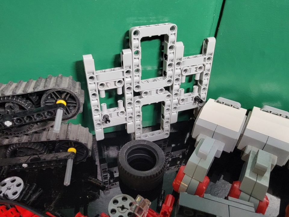 LEGO Mindstorms Lot - EV3 Controller units, servo motors, sensors ...