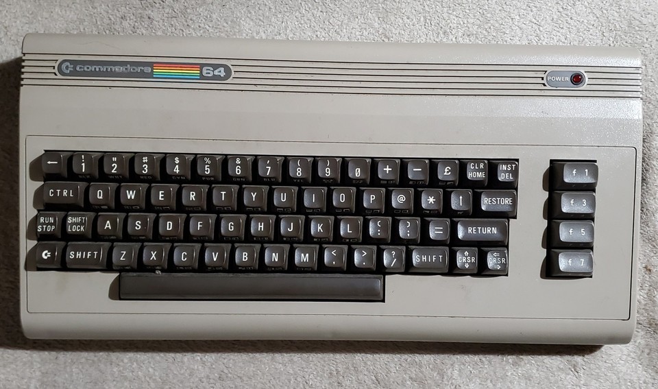 Commodore 64 Cover Box Programmer's Guide Cables 2 Controllers 6 Games ...