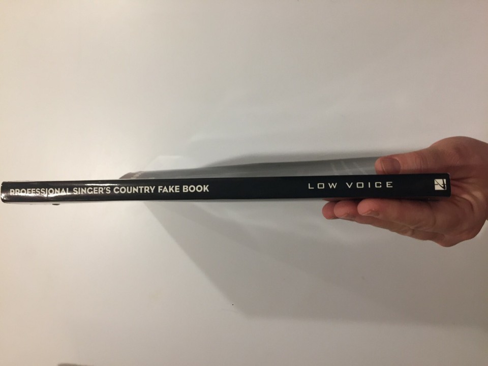 Professional Singer's Country Fake Book: Low Voice Hal Leonard Corp ...