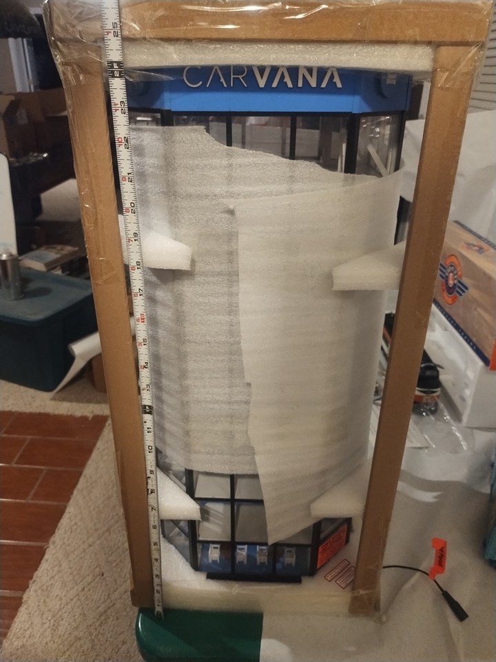 Carvana Showroom With 4.5v Supply Included By Menards O Gauge | eBay