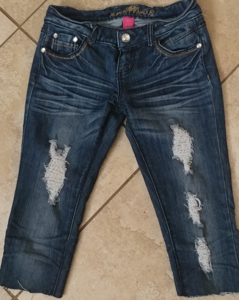 Almost Famous Capris Jeans Size 5 Destroyed Distressed Stretch Raw Hem ...