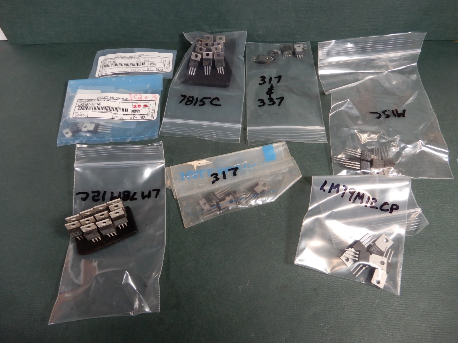 Huge Lot Of Small TO-220 Voltage Regulators 7815 317 337 79M12 78M12 ...