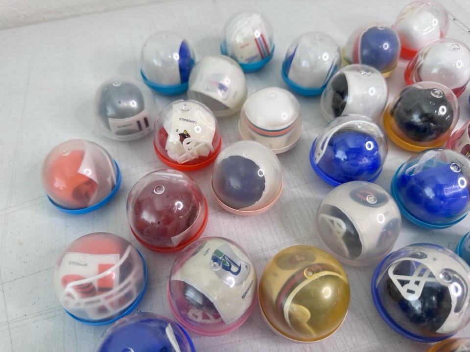 Lot Of 43 Vintage NFL Football Mini Helmets Gumball Vending Machine ...