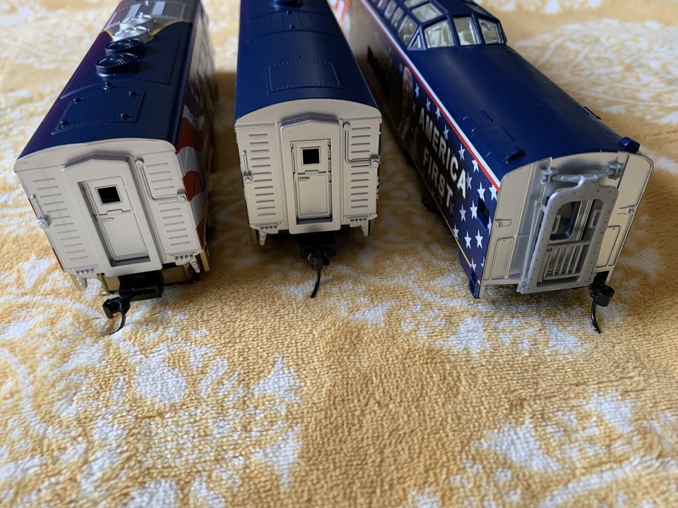 Bradford Exchange Hawthorne Village 45th President Trump Locomotive ...