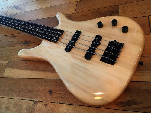 RoXonix RoXster Natural Gloss Fretless Bass Guitar + Free case | eBay UK