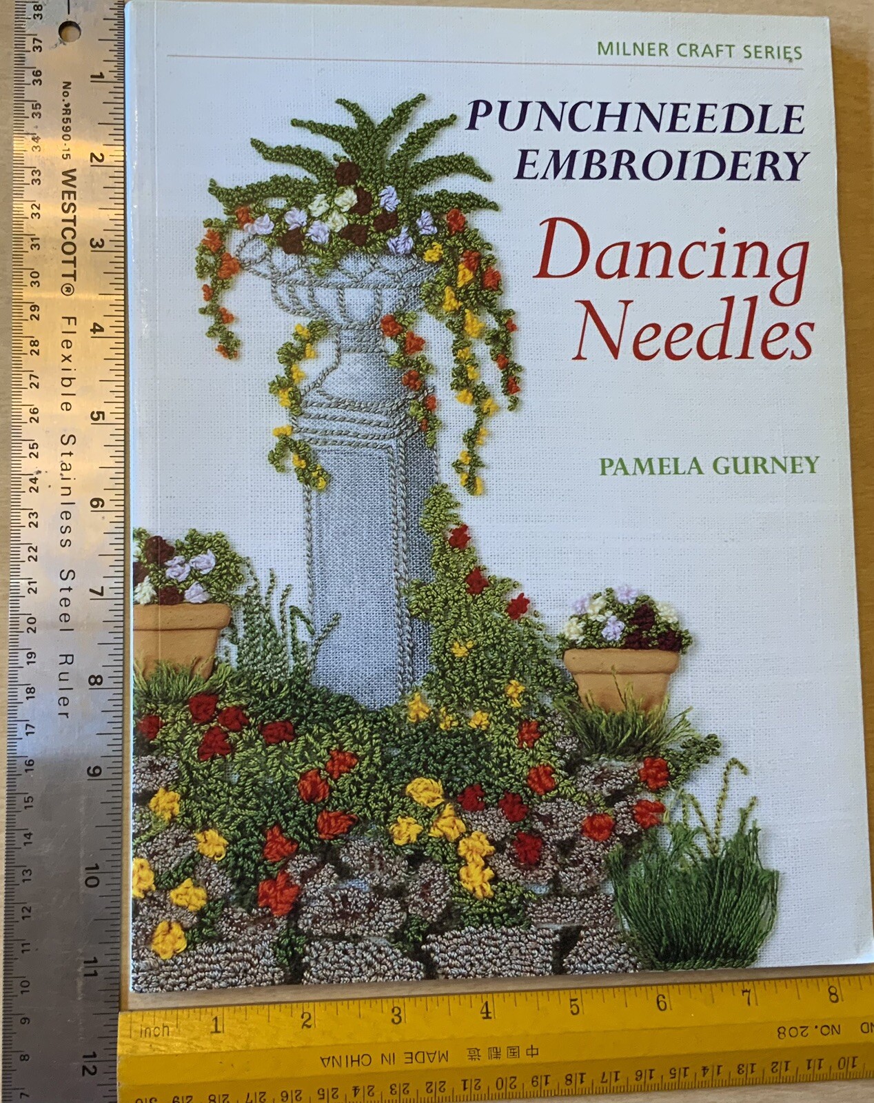 PUNCHNEEDLE EMBROIDERY: DANCING NEEDLES + Punch Needle & Fabric Pamela ...