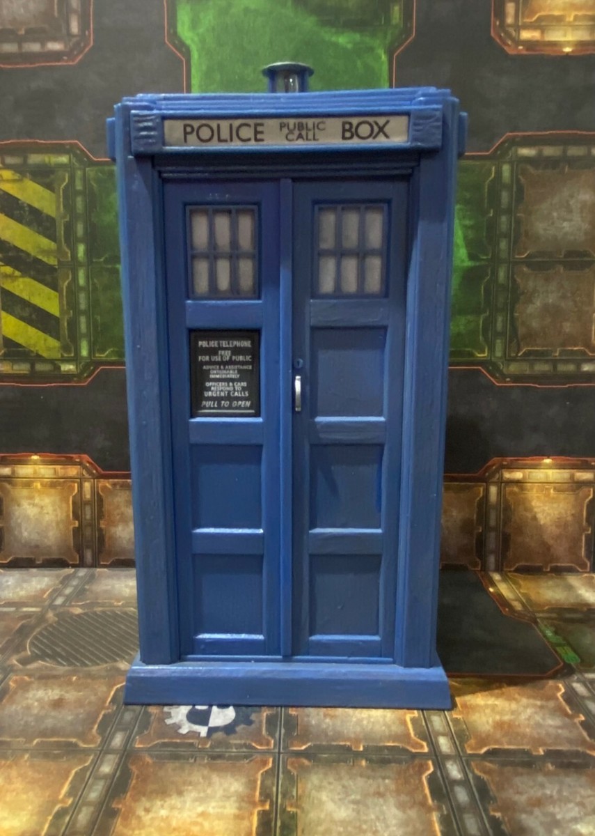 8th Doctor Tardis Exterior