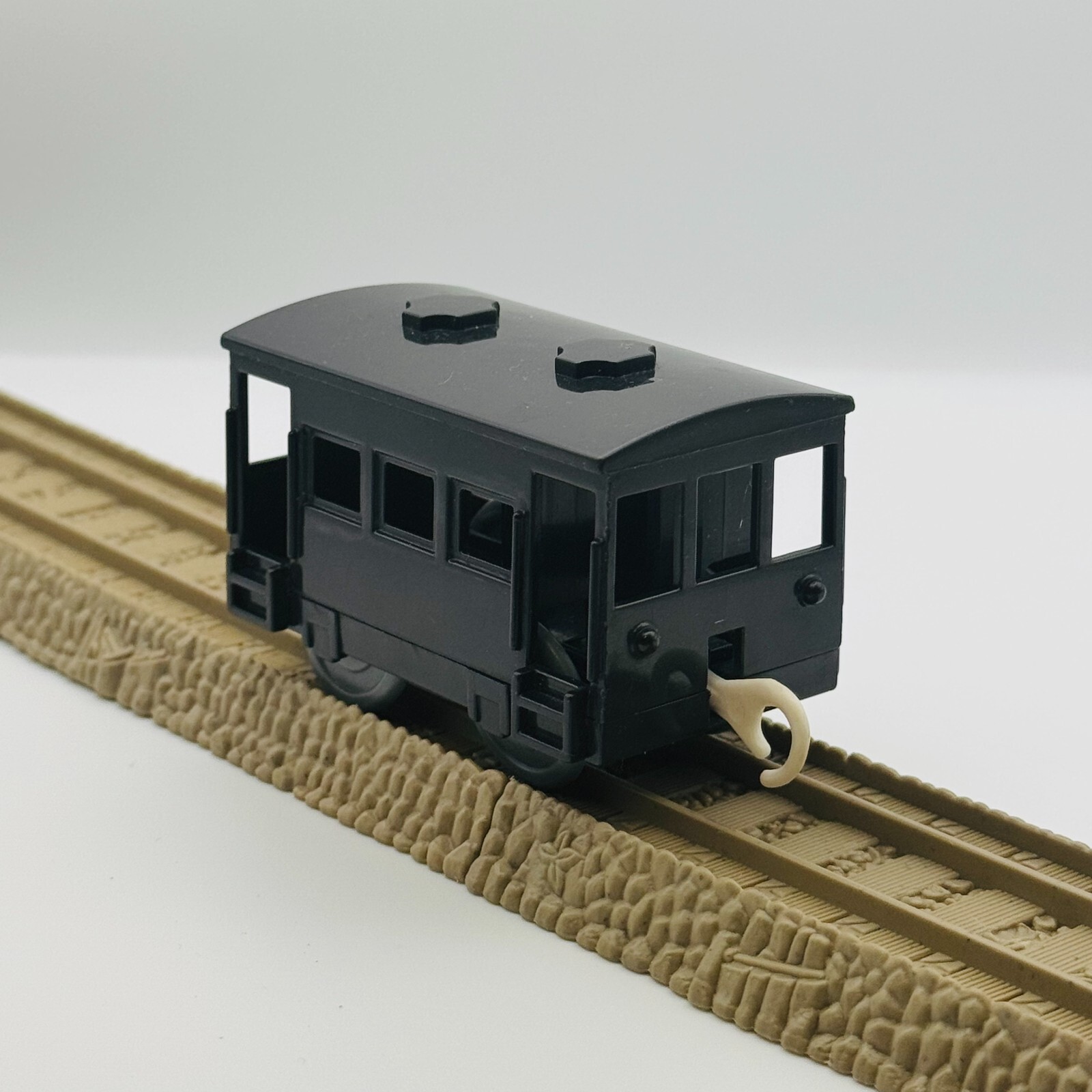 Thomas & Friends - TOMY/ TRACKMASTER - JAMES' BLACK CABOOSE - 2006 | eBay