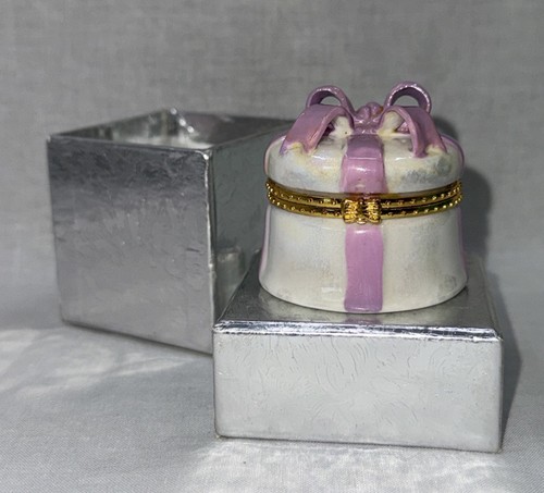 Tiny White Ceramic Gift Box With Purple Bow Vintage Good Used | eBay
