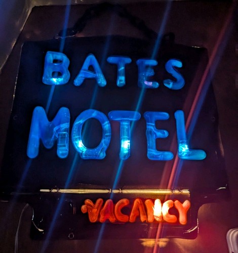 Rubies Bates Motel Vacancy Light Up Hanging Sign Plastic 16"x16.5" | eBay