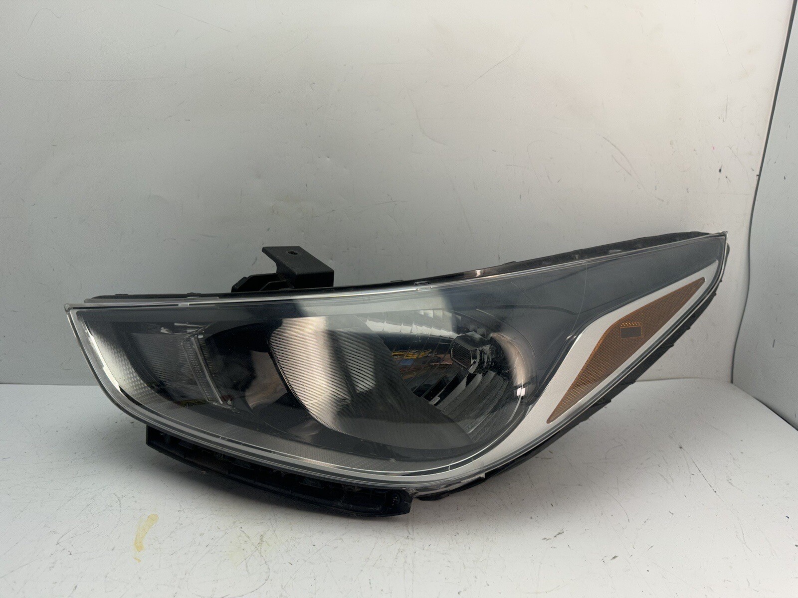 2018 2019 2020 Hyundai Accent Headlight Left LH Driver Halogen OEM ...