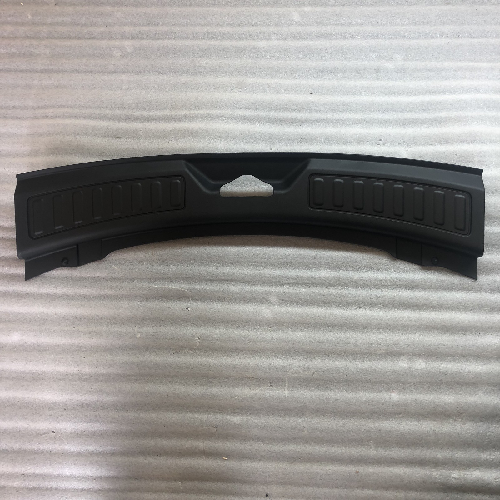 Genuine Land Rover Discovery Sport Loadspace Tread Plate in Ebony ...