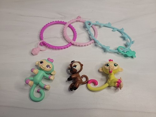 Fingerlings-Minis-Bracelets/Charms and Figures-8 Pieces-Monkeys and ...