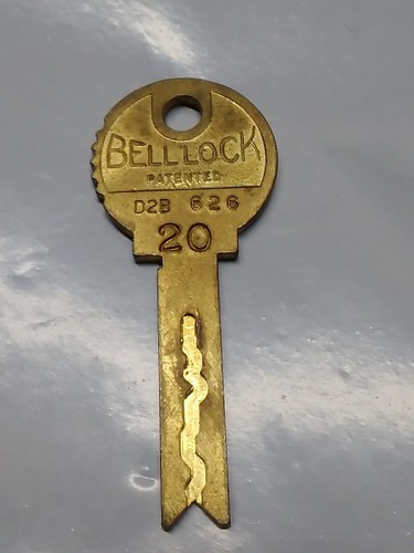 Bell Lock Key Antique Slot Machine Jukebox Penny Arcade # D2B626 D2B ...