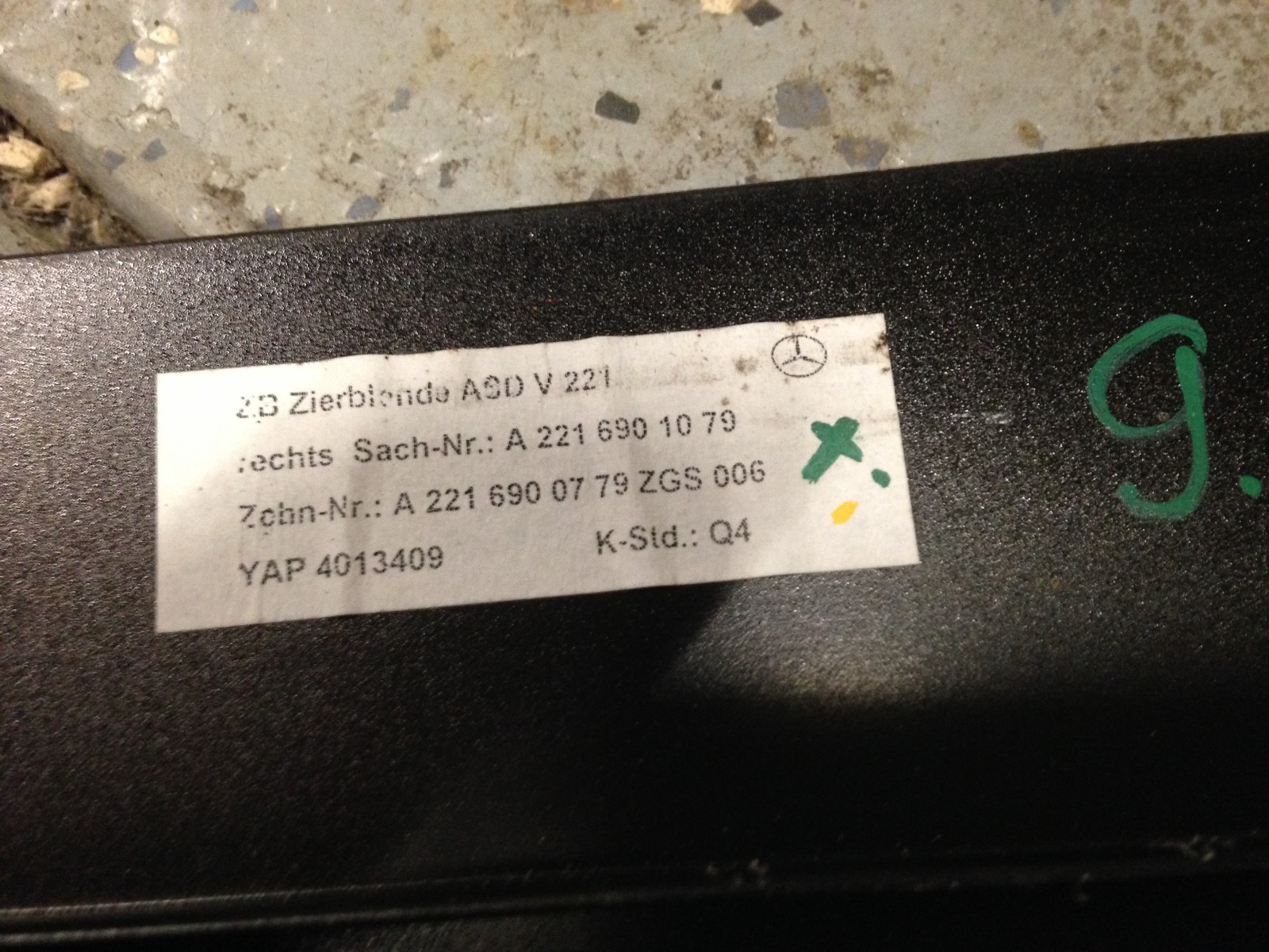 10 - 13 Mercedes S550 S600 S63 S65 right side roof drip molding ...