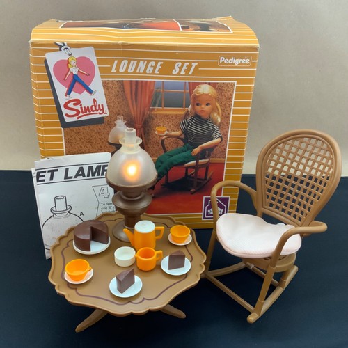Vintage Sindy Doll Lounge Set Coffee Table + Working Lamp 44584 BOXED ...