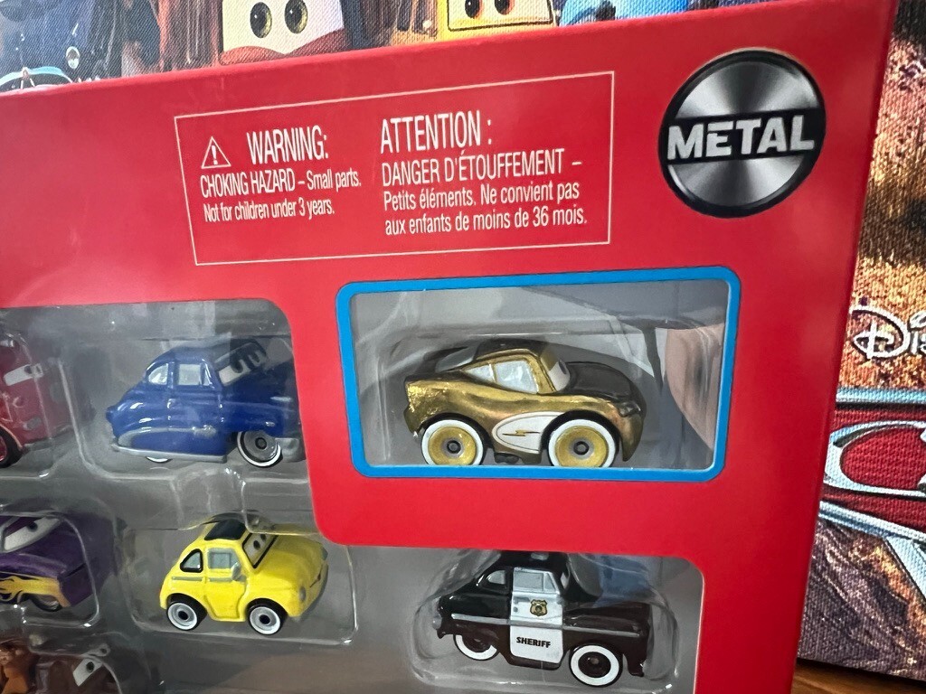 Disney Cars Mini Racers 10 pk w/ exclusive Golden Cruisin' Lightning ...