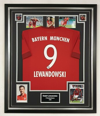 Robert Lewandowski of Bayern Signed photo with Shirt Autographed Jersey ...
