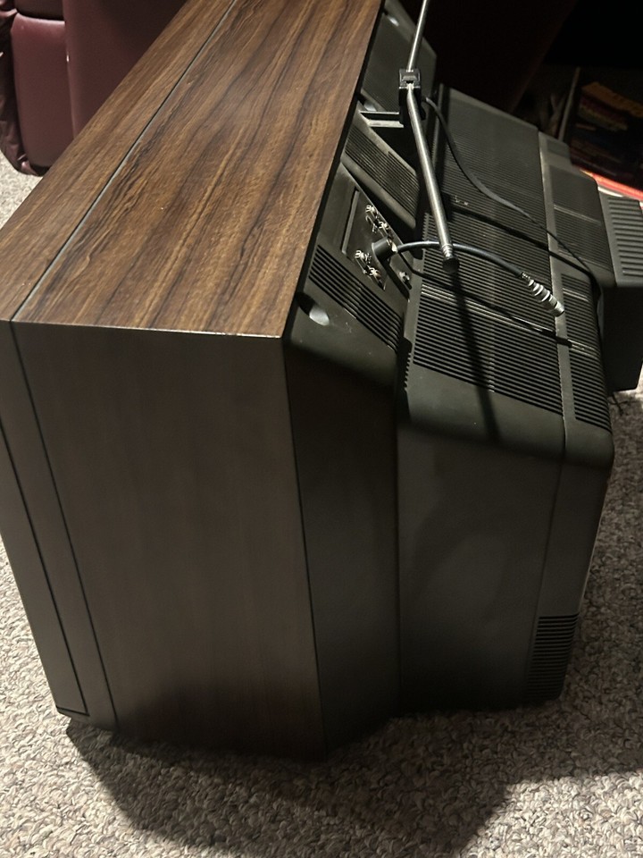 Zenith Space Command CRT TV | 19" | Vintage Woodgrain | SY1927W | 1983 ...