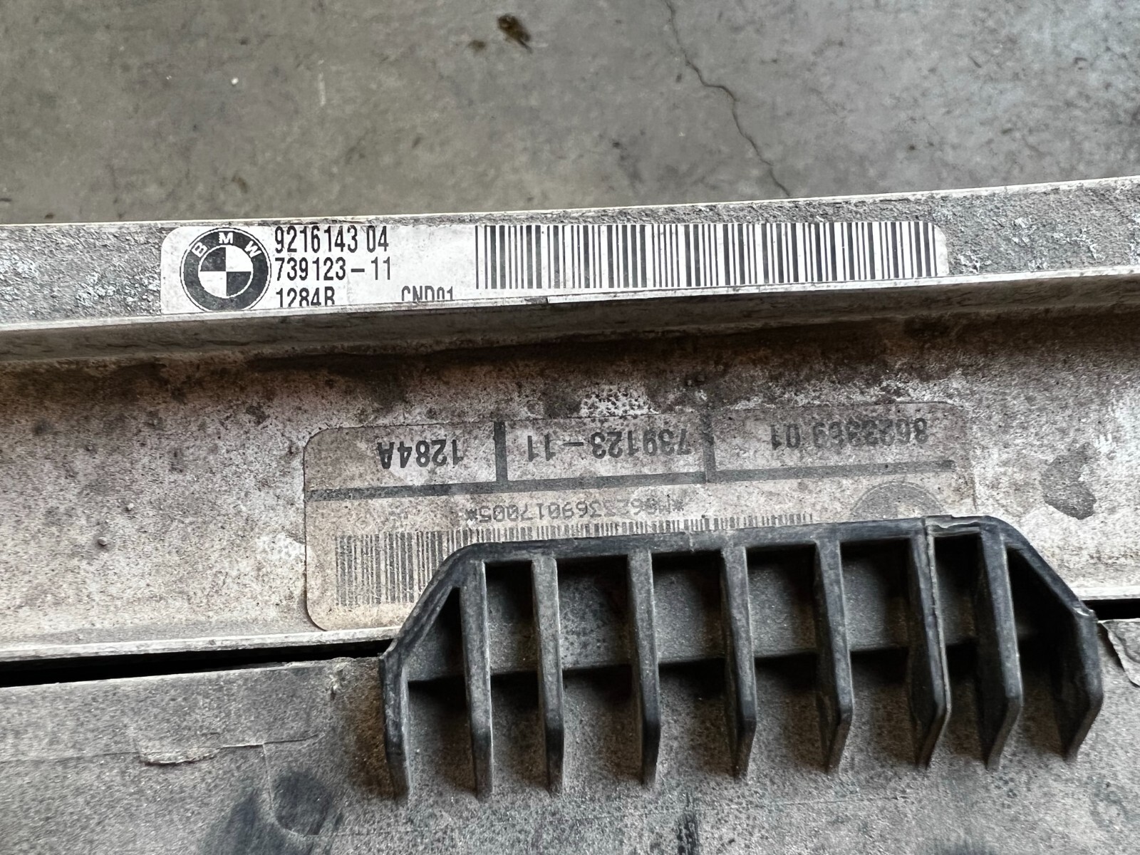 BMW 2012-2017 F25 X3 FRONT RADIATOR FAN CORE SUPPORT CLIP ASSEMBLY OEM ...