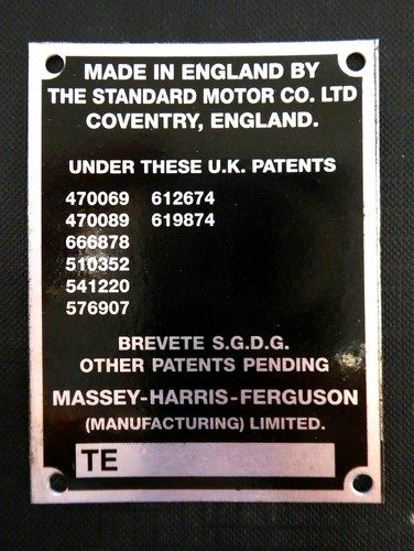 TRACTOR BADGE - SERIAL NUMBER PLATE. COMPATIBLE WITH: MASSEY FERGUSON ...