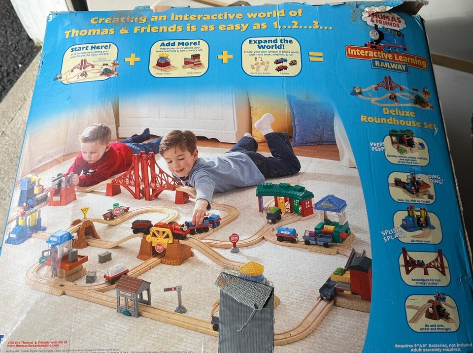 Thomas & Friends Deluxe Roundhouse Interactive Learning Railway ...