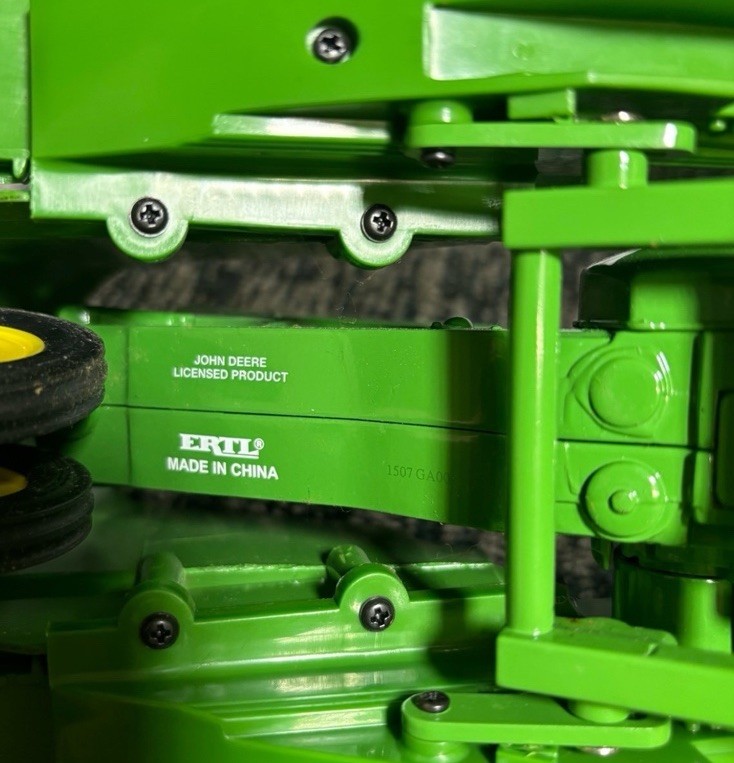 ERTL John Deere 60 Tractor With Mounted JD 227 Corn Picker 1/16 Scale ...