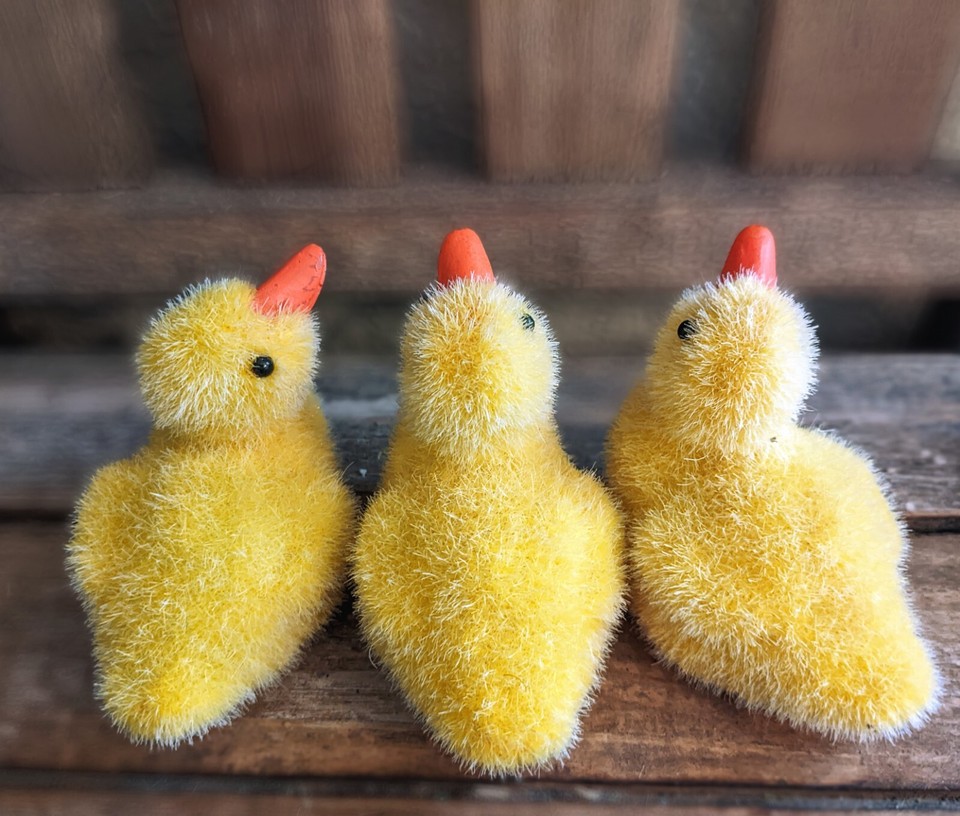3 Yellow Fuzzy Sisal Resin Duckling Easter Spring Home Decor figurines ...